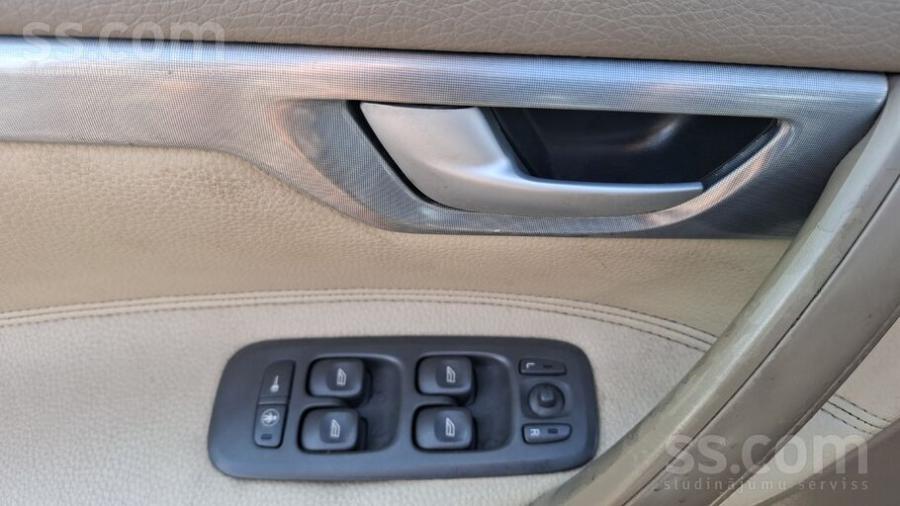 Pelēks Volvo S60 2002 Daugavpils, ar dzinēja tilpumu 2.40 L un nobraukumu 288 tūkst. km par 1200 €, foto 20 vietnē AUTOMOTO.COM.LV