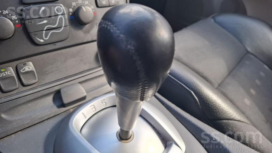 Pelēks Volvo S60 2002 Daugavpils, ar dzinēja tilpumu 2.40 L un nobraukumu 288 tūkst. km par 1200 €, foto 21 vietnē AUTOMOTO.COM.LV