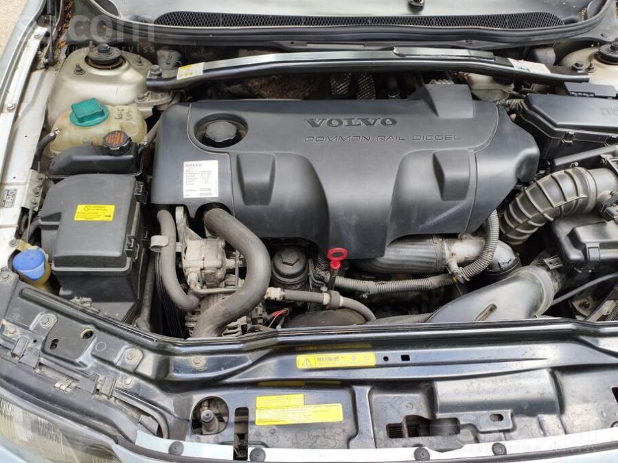 Grey Volvo S60 2002 in Riga, with an engine capacity of 2.40 L and mileage of 304 thousand km for 1390 €, photo 4 on AUTOMOTO.COM.LV