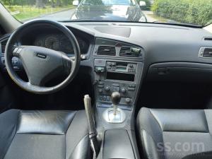 Grey Volvo S60 2002 in Riga, with an engine capacity of 2.40 L and mileage of 304 thousand km for 1390 €, photo 5 on AUTOMOTO.COM.LV