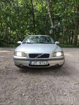 Grey Volvo S60 2002 in Riga, with an engine capacity of 2.40 L and mileage of 400 thousand km for 1250 €, photo 7 on AUTOMOTO.COM.LV