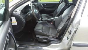 Grey Volvo S60 2002 in Pakruojis, with an engine capacity of 2.40 L and mileage of 344 thousand km for 599 €, photo 10 on AUTOMOTO.COM.LV