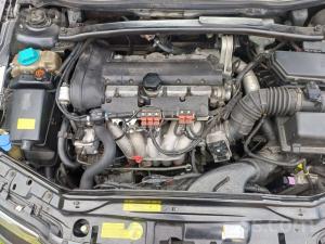 Grey Volvo S60 2002 in Cesis, with an engine capacity of 2.40 L and mileage of 425 thousand km for 500 €, photo 4 on AUTOMOTO.COM.LV