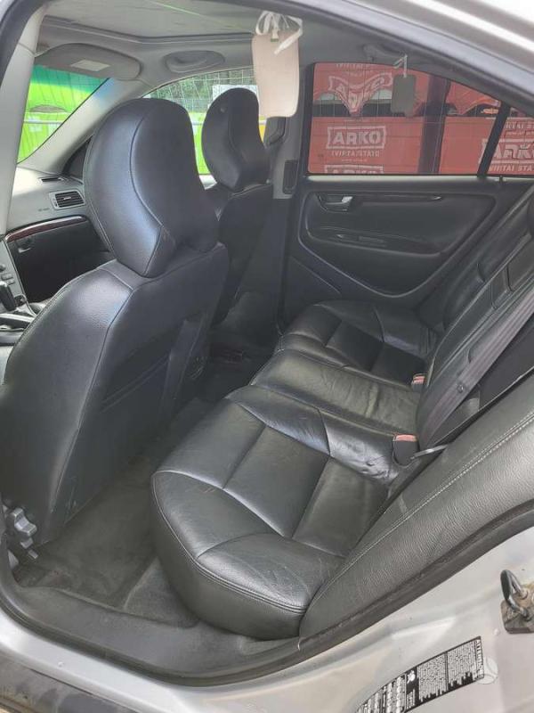 Pelēks Volvo S60 2002 Viļņa, ar dzinēja tilpumu 2.40 L un nobraukumu 341 tūkst. km par 1600 €, foto 3 vietnē AUTOMOTO.COM.LV