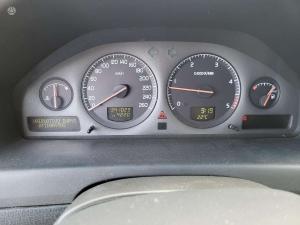 Pelēks Volvo S60 2002 Viļņa, ar dzinēja tilpumu 2.40 L un nobraukumu 341 tūkst. km par 1600 €, foto 4 vietnē AUTOMOTO.COM.LV
