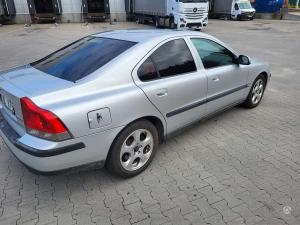 Pelēks Volvo S60 2002 Viļņa, ar dzinēja tilpumu 2.40 L un nobraukumu 341 tūkst. km par 1600 €, foto 7 vietnē AUTOMOTO.COM.LV