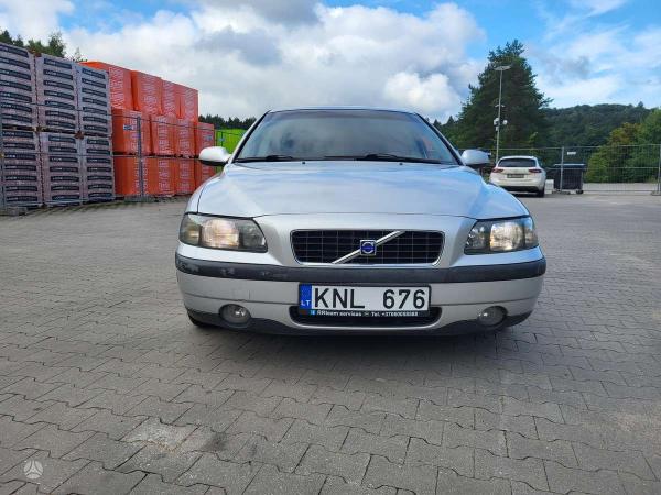 Pelēks Volvo S60 2002 Viļņa, ar dzinēja tilpumu 2.40 L un nobraukumu 341 tūkst. km par 1600 €, foto 10 vietnē AUTOMOTO.COM.LV