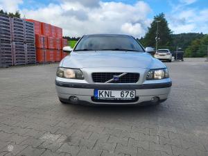 Pelēks Volvo S60 2002 Viļņa, ar dzinēja tilpumu 2.40 L un nobraukumu 341 tūkst. km par 1600 €, foto 10 vietnē AUTOMOTO.COM.LV