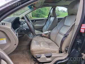Grey Volvo S60 2002 in Riga, with an engine capacity of 2.40 L and mileage of 413 thousand km for 1350 €, photo 8 on AUTOMOTO.COM.LV