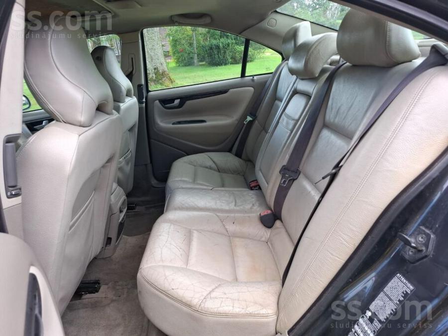 Grey Volvo S60 2002 in Riga, with an engine capacity of 2.40 L and mileage of 413 thousand km for 1350 €, photo 9 on AUTOMOTO.COM.LV