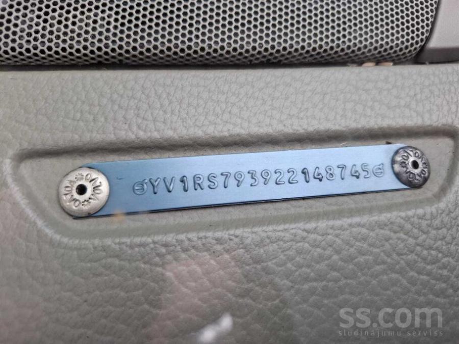 Grey Volvo S60 2002 in Riga, with an engine capacity of 2.40 L and mileage of 413 thousand km for 1350 €, photo 12 on AUTOMOTO.COM.LV