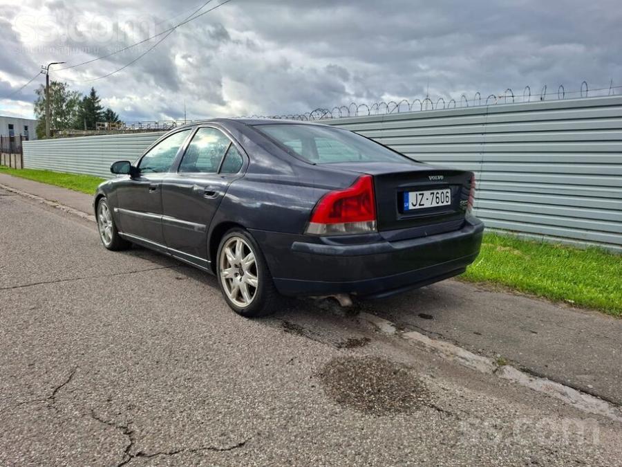 Grey Volvo S60 2002 in Riga, with an engine capacity of 2.40 L and mileage of 413 thousand km for 1350 €, photo 13 on AUTOMOTO.COM.LV