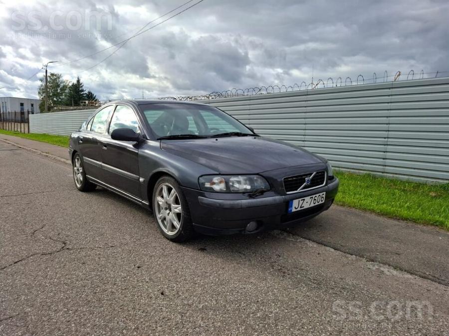 Grey Volvo S60 2002 in Riga, with an engine capacity of 2.40 L and mileage of 413 thousand km for 1350 €, photo 14 on AUTOMOTO.COM.LV