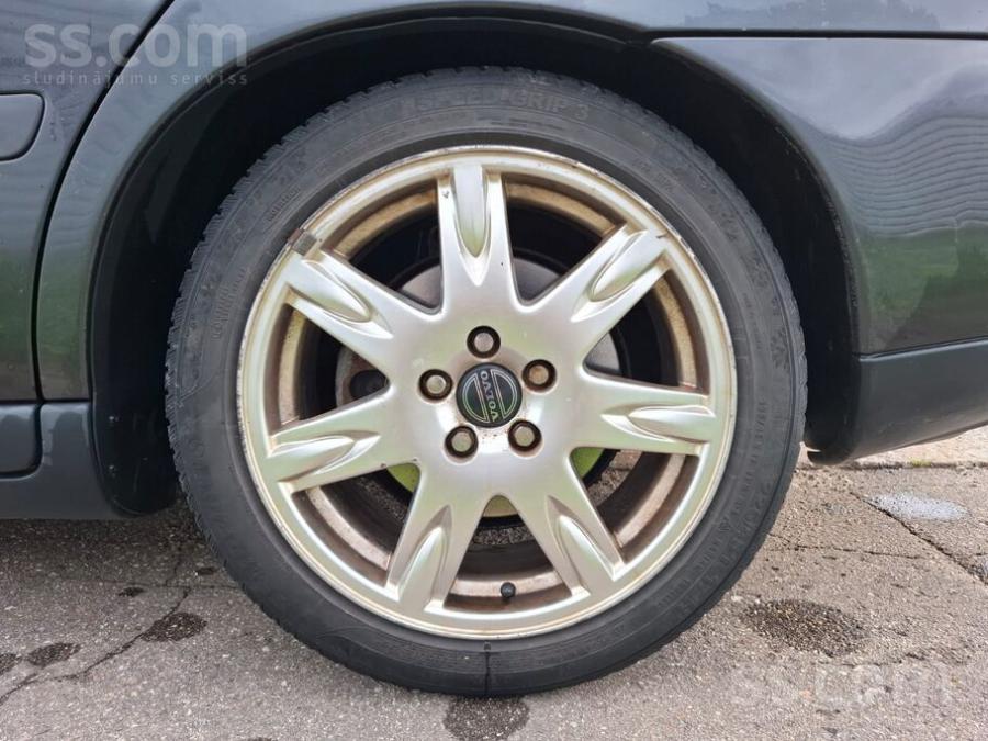 Grey Volvo S60 2002 in Riga, with an engine capacity of 2.40 L and mileage of 413 thousand km for 1350 €, photo 15 on AUTOMOTO.COM.LV