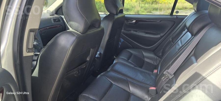 Pelēks Volvo S60 2002 Jelgava, ar dzinēja tilpumu 2.40 L un nobraukumu 319 tūkst. km par 1555 €, foto 7 vietnē AUTOMOTO.COM.LV