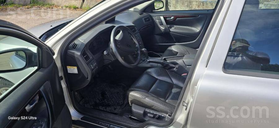 Pelēks Volvo S60 2002 Jelgava, ar dzinēja tilpumu 2.40 L un nobraukumu 319 tūkst. km par 1555 €, foto 10 vietnē AUTOMOTO.COM.LV