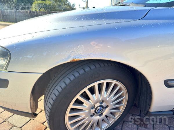 Pelēks Volvo S60 2002 Ventspils, ar dzinēja tilpumu 2.40 L un nobraukumu 391 tūkst. km par 1995 €, foto 7 vietnē AUTOMOTO.COM.LV