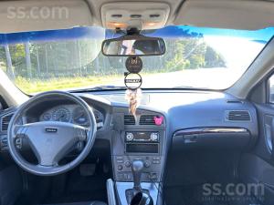 Pelēks Volvo S60 2002 Ventspils, ar dzinēja tilpumu 2.40 L un nobraukumu 391 tūkst. km par 1995 €, foto 8 vietnē AUTOMOTO.COM.LV