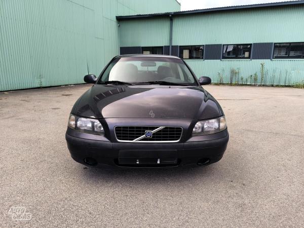 Pelēks Volvo S60 2002 Kauņa, ar dzinēja tilpumu 2.40 L un nobraukumu 350 tūkst. km par 950 €, foto 4 vietnē AUTOMOTO.COM.LV