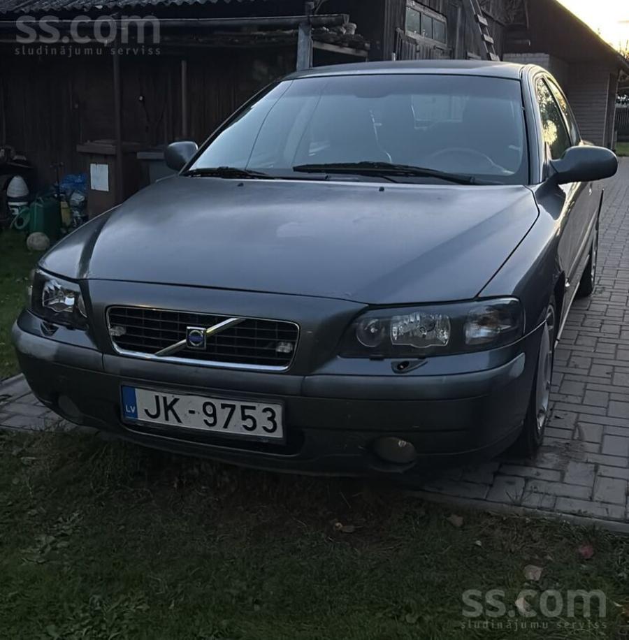 Pelēks Volvo S60 2002 Ogre, ar dzinēja tilpumu 2.50 L un nobraukumu 305 tūkst. km par 600 €, foto 3 vietnē AUTOMOTO.COM.LV