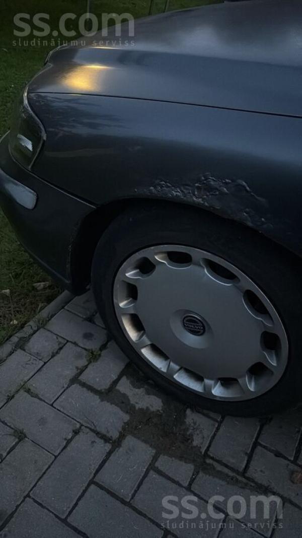 Volvo S60 2002 Ogre vietnē Pelēks Volvo S60 2002 Ogre, ar dzinēja tilpumu 2.50 L un nobraukumu 305 tūkst. km par 600 €, foto 8 vietnē AUTOMOTO.COM.LV