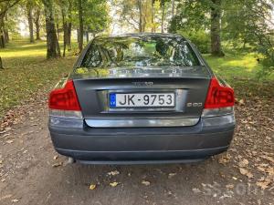 Pelēks Volvo S60 2002 Jelgava, ar dzinēja tilpumu 2.40 L un nobraukumu 309 tūkst. km par 1390 €, foto 5 vietnē AUTOMOTO.COM.LV