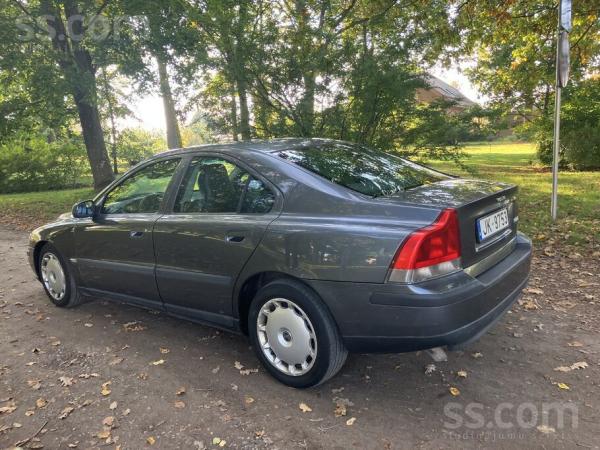 Grey Volvo S60 2002 in Jelgava, with an engine capacity of 2.40 L and mileage of 309 thousand km for 1290 €, photo 6 on AUTOMOTO.COM.LV