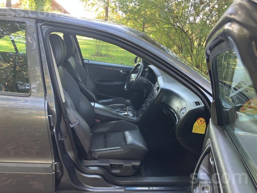 Pelēks Volvo S60 2002 Jelgava, ar dzinēja tilpumu 2.40 L un nobraukumu 309 tūkst. km par 1390 €, foto 7 vietnē AUTOMOTO.COM.LV