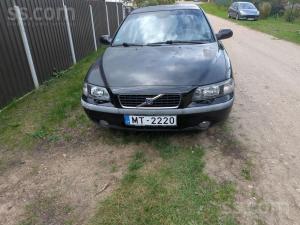 Pelēks Volvo S60 2002 Daugavpils, ar dzinēja tilpumu 2.40 L un nobraukumu 220 tūkst. km par 1500 €, foto 1 vietnē AUTOMOTO.COM.LV