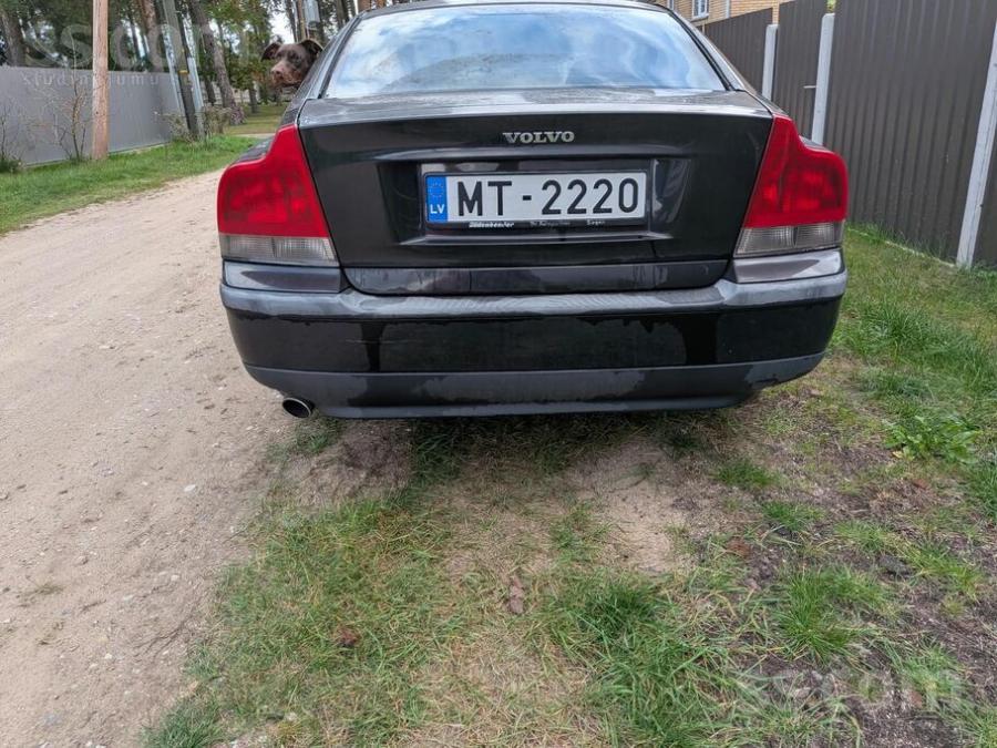 Pelēks Volvo S60 2002 Daugavpils, ar dzinēja tilpumu 2.40 L un nobraukumu 220 tūkst. km par 1500 €, foto 4 vietnē AUTOMOTO.COM.LV