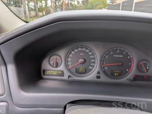 Pelēks Volvo S60 2002 Daugavpils, ar dzinēja tilpumu 2.40 L un nobraukumu 220 tūkst. km par 1500 €, foto 9 vietnē AUTOMOTO.COM.LV