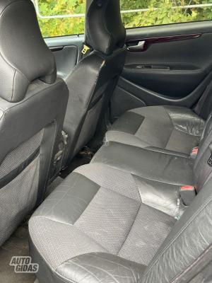 Pelēks Volvo S60 2002 Viļņa, ar dzinēja tilpumu 2.40 L un nobraukumu 300 tūkst. km par 900 €, foto 9 vietnē AUTOMOTO.COM.LV