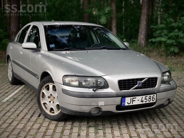 Pelēks Volvo S60 2003 Jūrmala, ar dzinēja tilpumu 2.40 L un nobraukumu 348 tūkst. km par 1000 €, foto 2 vietnē AUTOMOTO.COM.LV