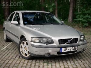 Pelēks Volvo S60 2003 Jūrmala, ar dzinēja tilpumu 2.40 L un nobraukumu 348 tūkst. km par 1000 €, foto 2 vietnē AUTOMOTO.COM.LV