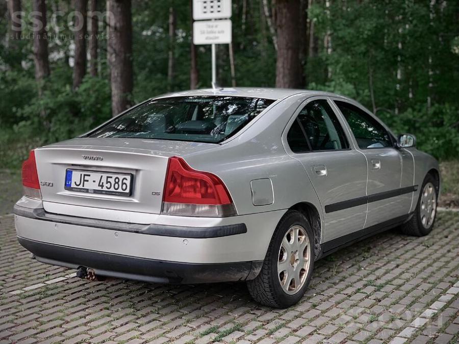 Pelēks Volvo S60 2003 Jūrmala, ar dzinēja tilpumu 2.40 L un nobraukumu 348 tūkst. km par 1000 €, foto 3 vietnē AUTOMOTO.COM.LV