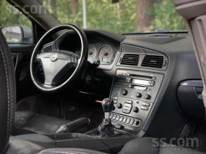 Pelēks Volvo S60 2003 Jūrmala, ar dzinēja tilpumu 2.40 L un nobraukumu 348 tūkst. km par 1000 €, foto 4 vietnē AUTOMOTO.COM.LV