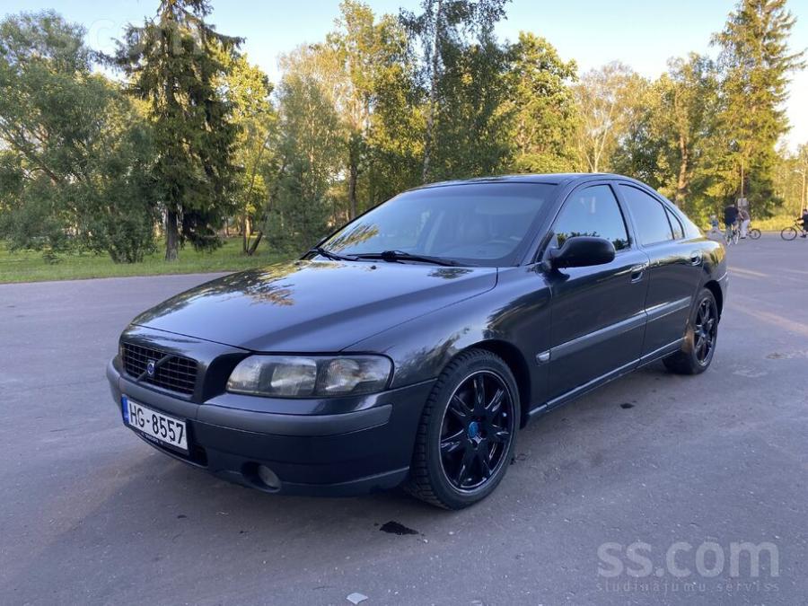 Pelēks Volvo S60 2003 Jūrmala, ar dzinēja tilpumu 2.40 L un nobraukumu 446 tūkst. km par 1900 €, foto 1 vietnē AUTOMOTO.COM.LV