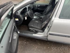 Pelēks Volvo S60 2003 Rīga, ar dzinēja tilpumu 2.40 L un nobraukumu 221 tūkst. km par 2750 €, foto 8 vietnē AUTOMOTO.COM.LV