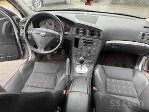 Pelēks Volvo S60 2003 Rīga, ar dzinēja tilpumu 2.40 L un nobraukumu 221 tūkst. km par 2750 €, foto 12 vietnē AUTOMOTO.COM.LV