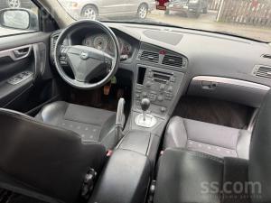 Pelēks Volvo S60 2003 Rīga, ar dzinēja tilpumu 2.40 L un nobraukumu 221 tūkst. km par 2750 €, foto 19 vietnē AUTOMOTO.COM.LV