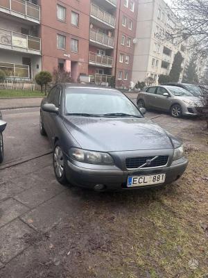Grey Volvo S60 2003 in Vilnius, with an engine capacity of 2.40 L and mileage of 410 thousand km for 600 €, photo  on AUTOMOTO.COM.LV