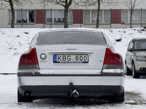 Grey Volvo S60 2003 in Vilnius, with an engine capacity of 2.40 L and mileage of 400 thousand km for 570 €, photo 5 on AUTOMOTO.COM.LV
