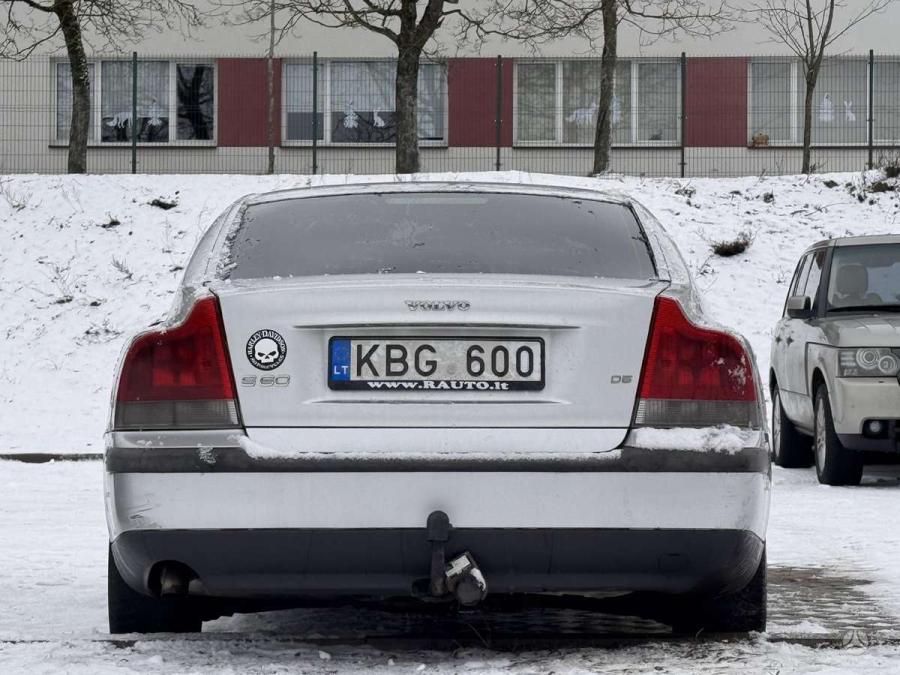 Grey Volvo S60 2003 in Vilnius, with an engine capacity of 2.40 L and mileage of 400 thousand km for 570 €, photo 5 on AUTOMOTO.COM.LV