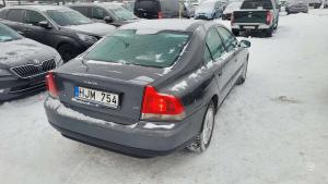 Pelēks Volvo S60 2003 Šauļi, ar dzinēja tilpumu 2.40 L un nobraukumu 299 tūkst. km par 1349 €, foto 5 vietnē AUTOMOTO.COM.LV