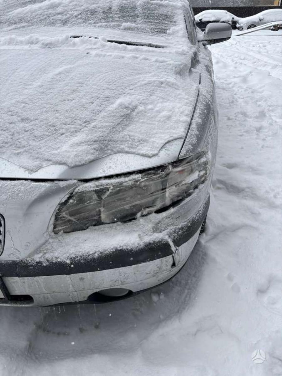 Серый Вольво С60 2003 в Каунас, объемом двигателя 2.40 л и пробегом 370 тыс. км за 450 €, фото 2 на AUTOMOTO.COM.LV