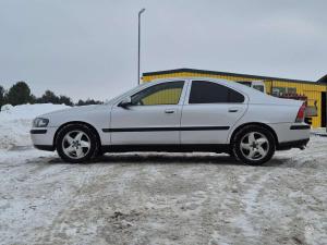Pelēks Volvo S60 2003 Šilutė, ar dzinēja tilpumu 2.40 L un nobraukumu 250 tūkst. km par 1350 €, foto 2 vietnē AUTOMOTO.COM.LV