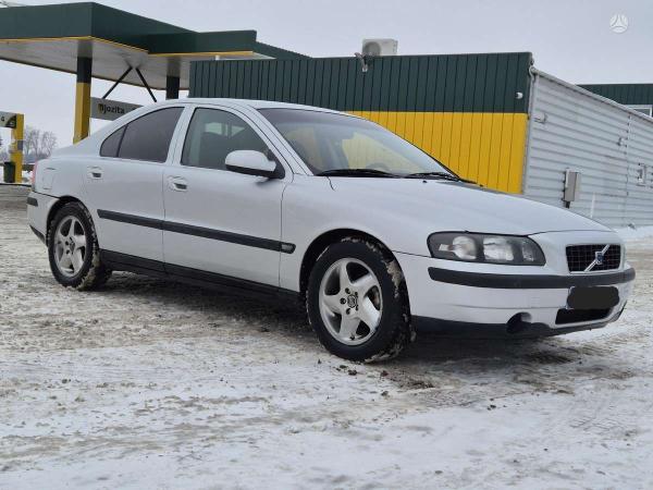 Pelēks Volvo S60 2003 Šilutė, ar dzinēja tilpumu 2.40 L un nobraukumu 250 tūkst. km par 1350 €, foto 6 vietnē AUTOMOTO.COM.LV