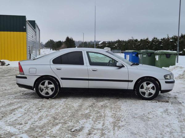 Pelēks Volvo S60 2003 Šilutė, ar dzinēja tilpumu 2.40 L un nobraukumu 250 tūkst. km par 1350 €, foto 7 vietnē AUTOMOTO.COM.LV
