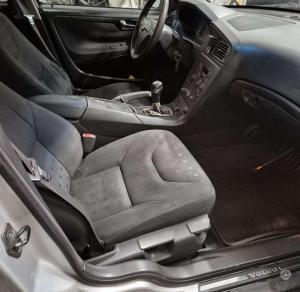 Pelēks Volvo S60 2003 Šilutė, ar dzinēja tilpumu 2.40 L un nobraukumu 250 tūkst. km par 1350 €, foto 12 vietnē AUTOMOTO.COM.LV