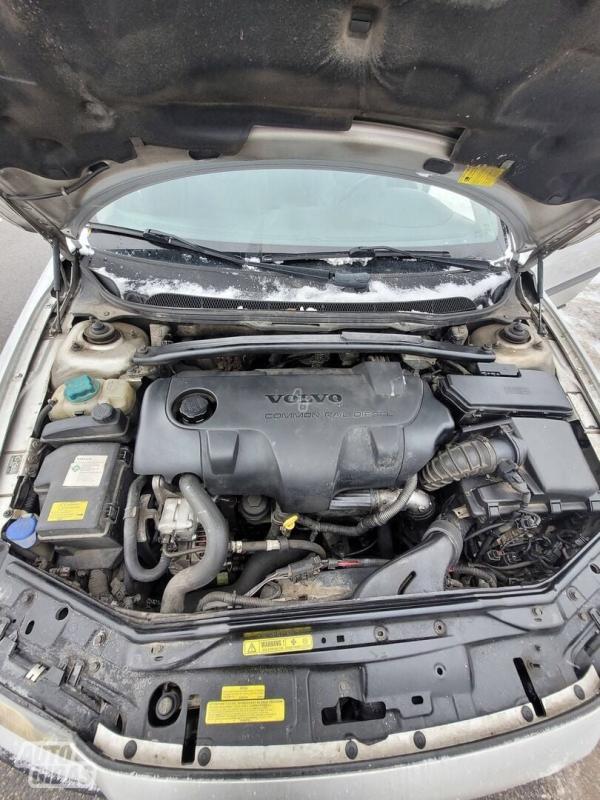 Grey Volvo S60 2003 in Vilnius, with an engine capacity of 2.40 L and mileage of 350 thousand km for 900 €, photo 8 on AUTOMOTO.COM.LV